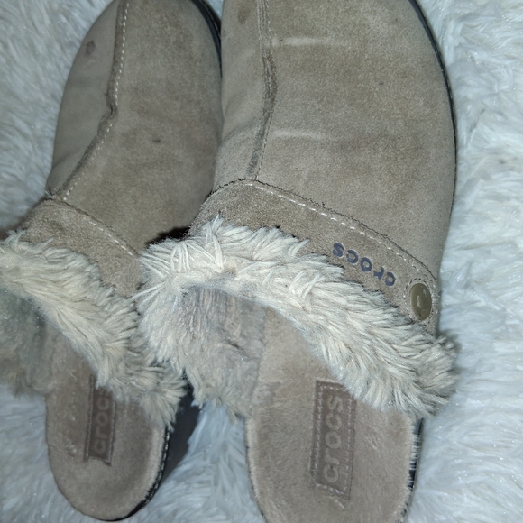 CROCS | Shoes | Crocs Tan Furlined Slippers For Cozy Comfort Clogs Size ...